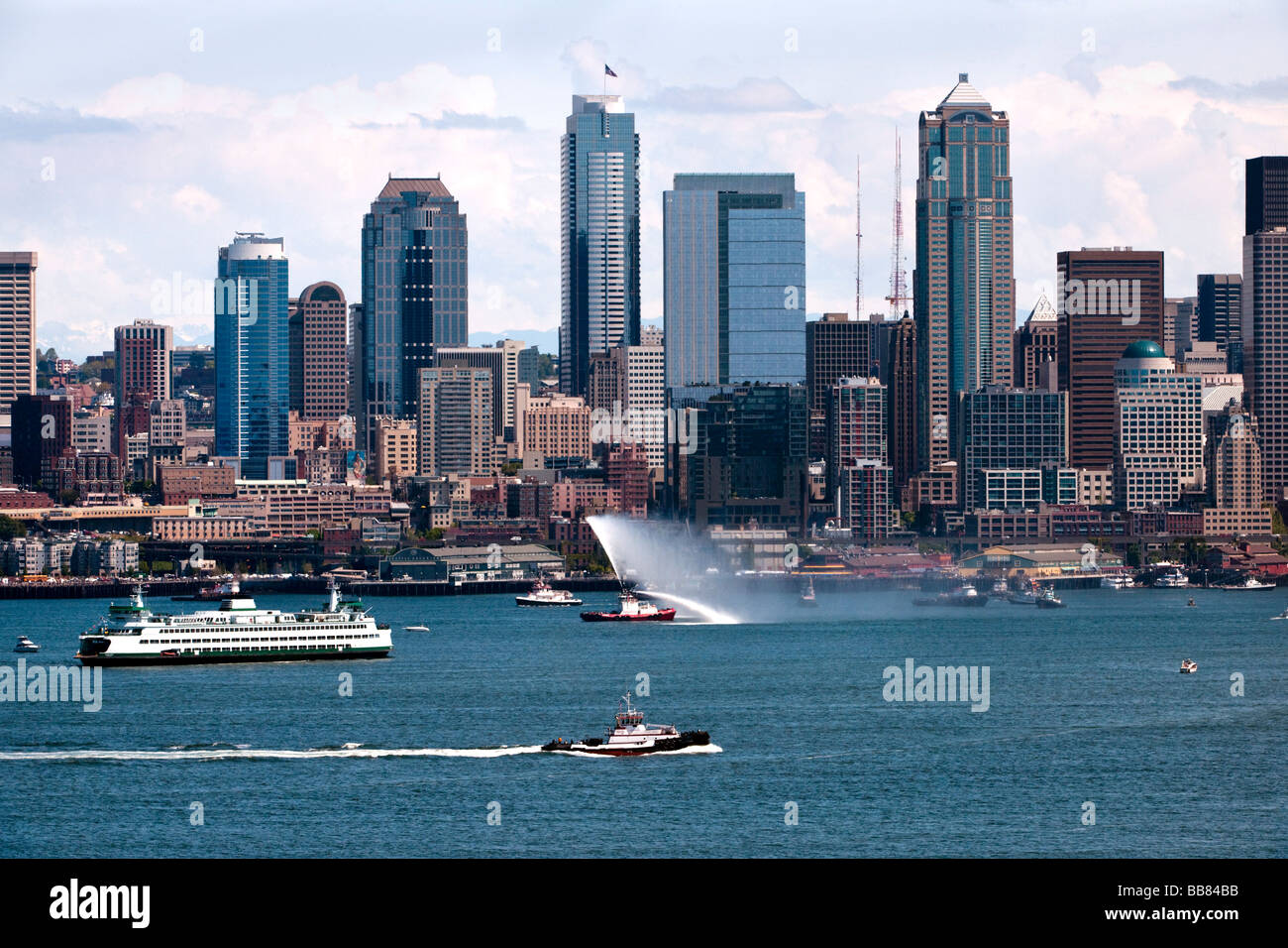 "Seattle Skyline on Tugboat Race day Stock Photo - Alamy