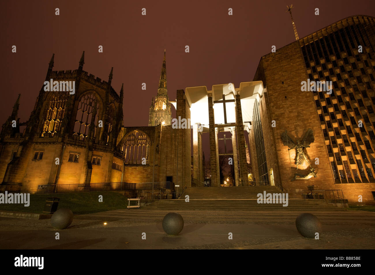 Coventry cathedral ruins 1940 hi-res stock photography and images - Alamy