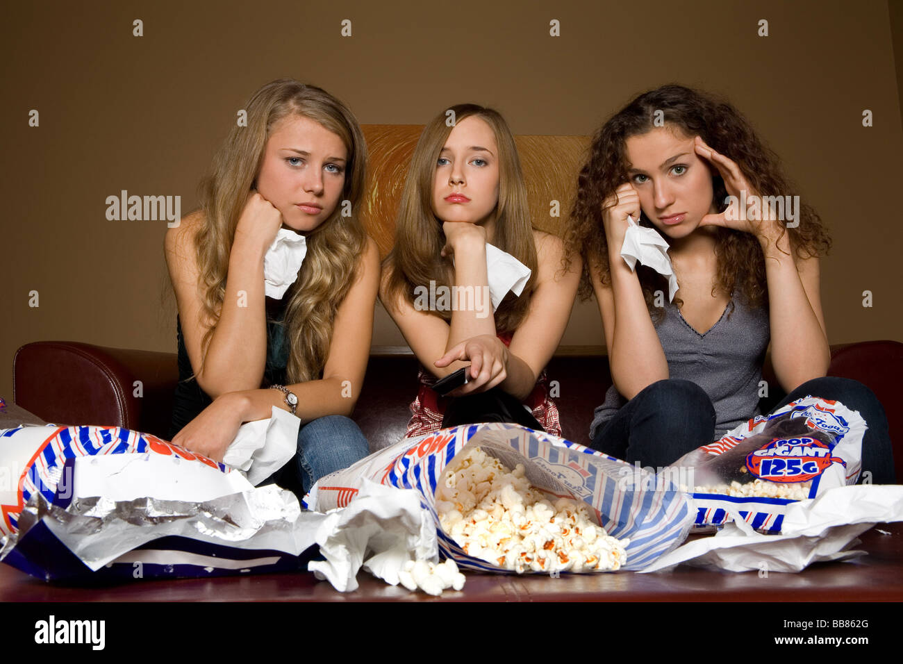 people, three, girl, girls, woman, women, friend, friends, 15-20, 20-25 ...