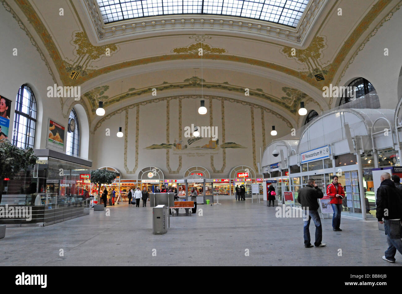 Dresden station interior germany hi-res stock photography and images ...