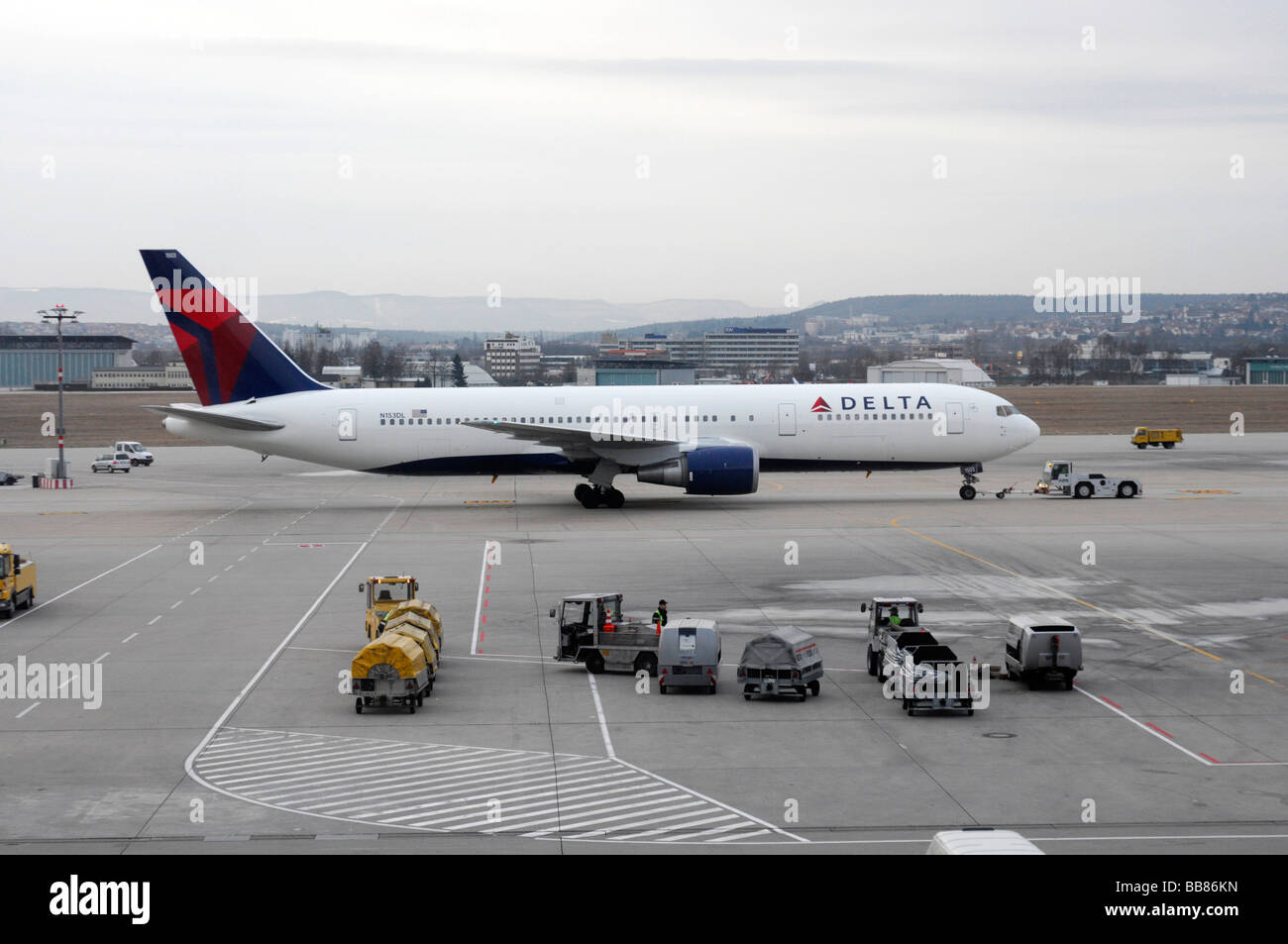 Boeing 767 300er hi-res stock photography and images - Alamy