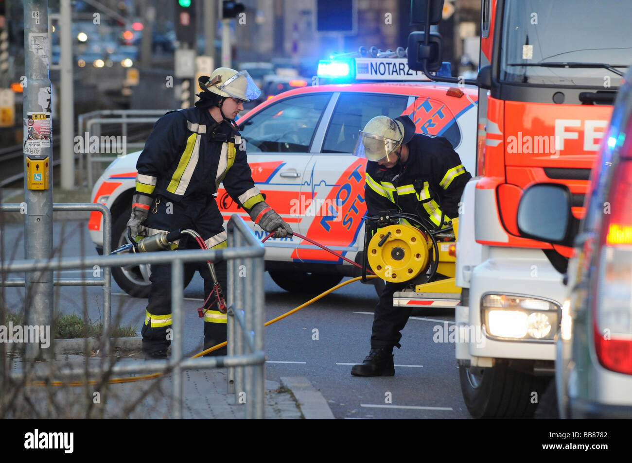 Rescue spreaders hi-res stock photography and images - Alamy