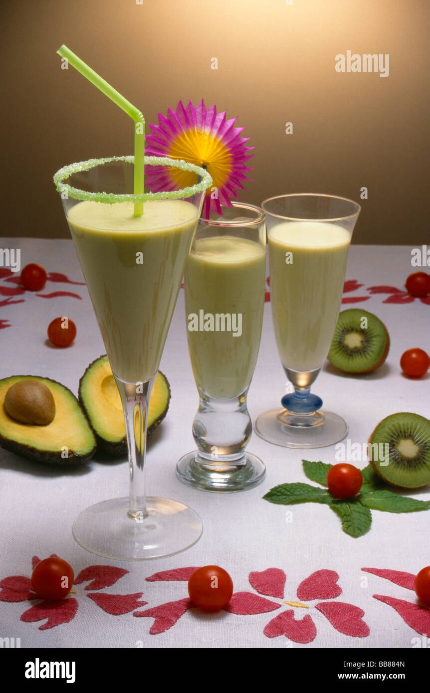 Aguacate fresco hi-res stock photography and images - Alamy