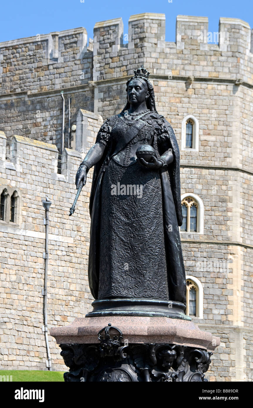 Windsor Castle and Queen Victoria statue Berkshire England Stock Photo ...
