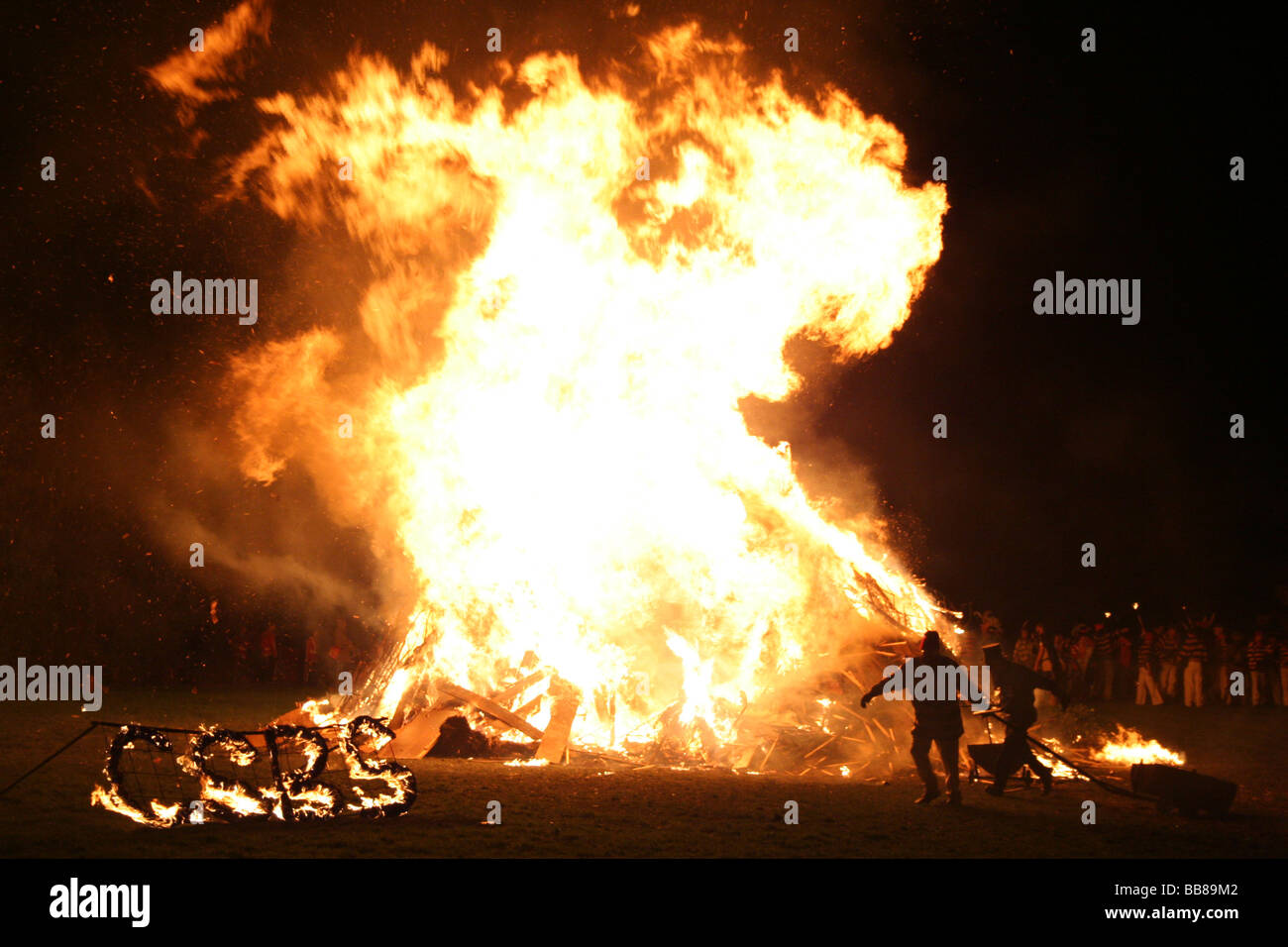 Lewes bonfire crowd hi-res stock photography and images - Alamy