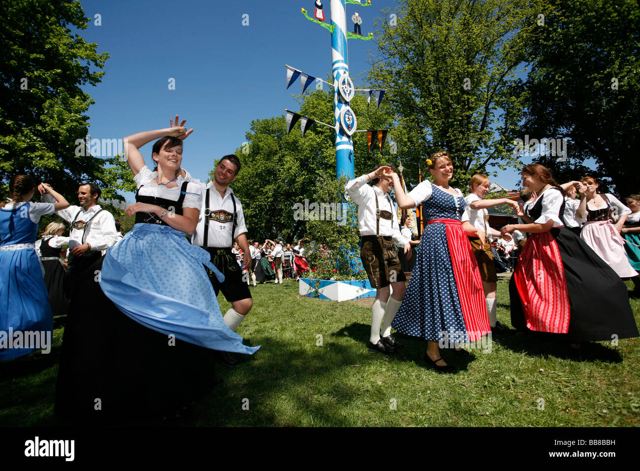 Maitanz-dance around the maypole, Wolfratshausen, Upper Bavaria ...