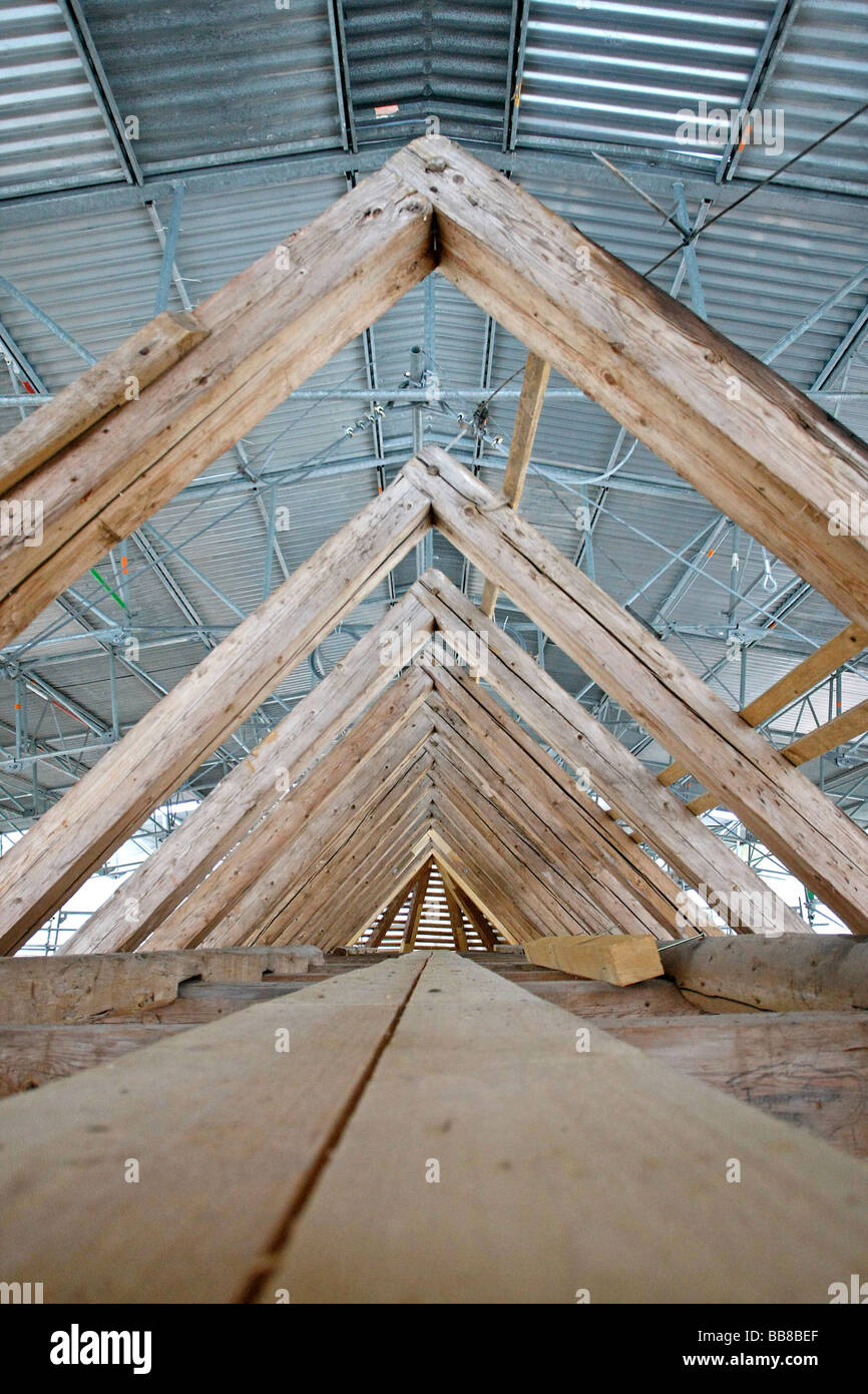 Roof trusses inside hi-res stock photography and images - Alamy