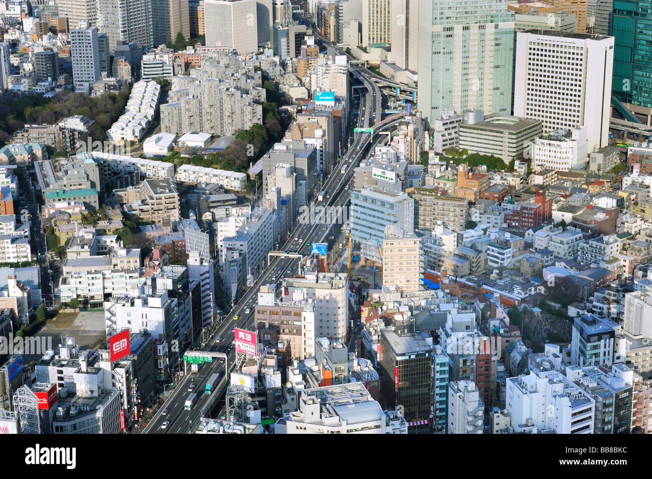 Tokyo roppongi hills tower building hi-res stock photography and images ...