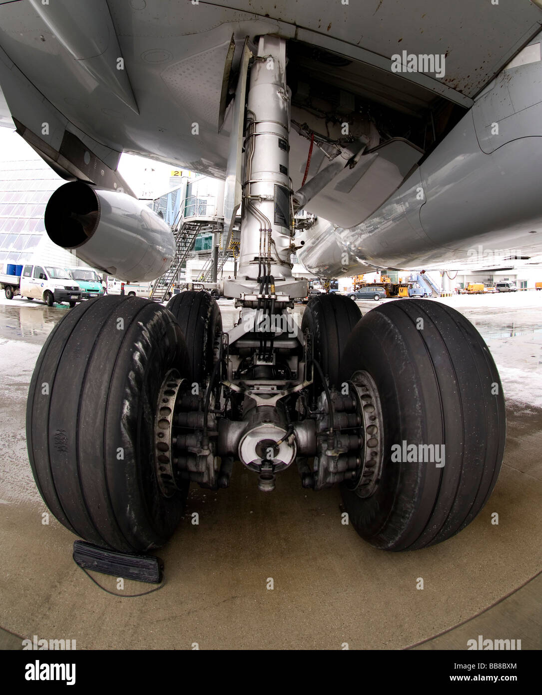 Flughafen münchen außen hi-res stock photography and images - Alamy