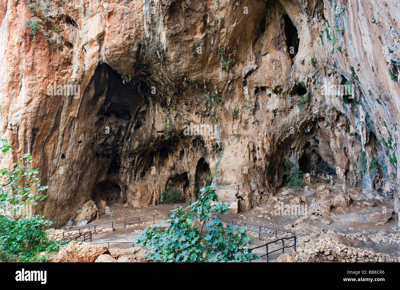 Grotto dell'Uzzo, Zingaro nature reserve near Castellammare del Golfo ...