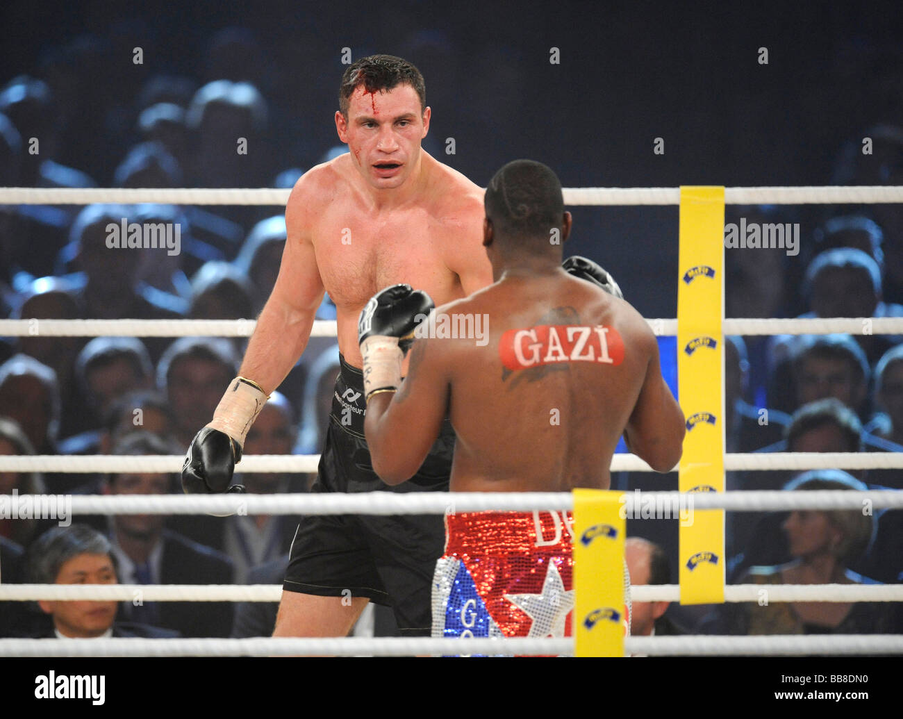 Blutig nase hi-res stock photography and images - Alamy