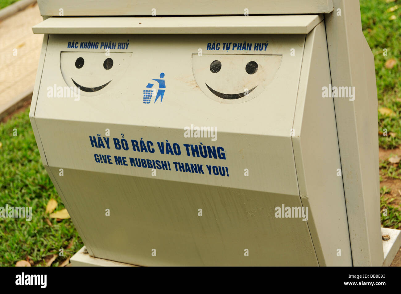 Give me rubbish cute and smiling dustbin in Ho Thien Quong park, Hanoi ...