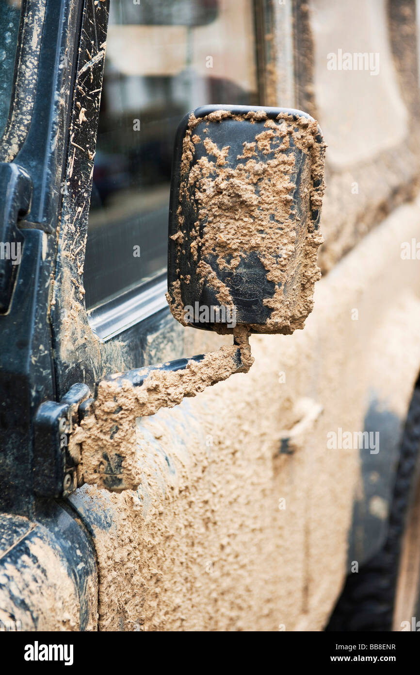 Side view landrover hi-res stock photography and images - Alamy