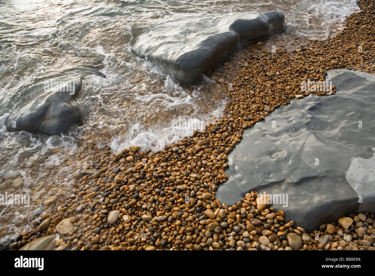 Water around rocks hi-res stock photography and images - Alamy