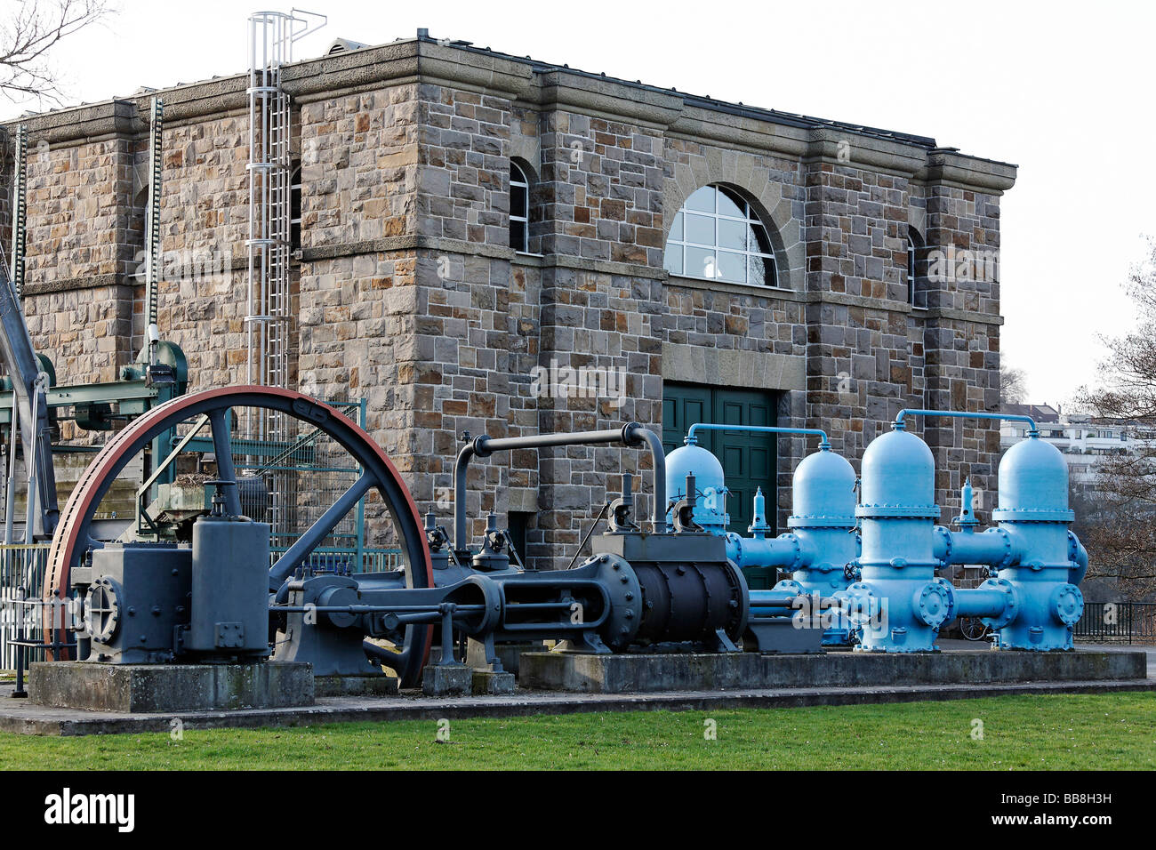 Historic twin piston pumps in front of the hydropower plant Kahlenberg ...