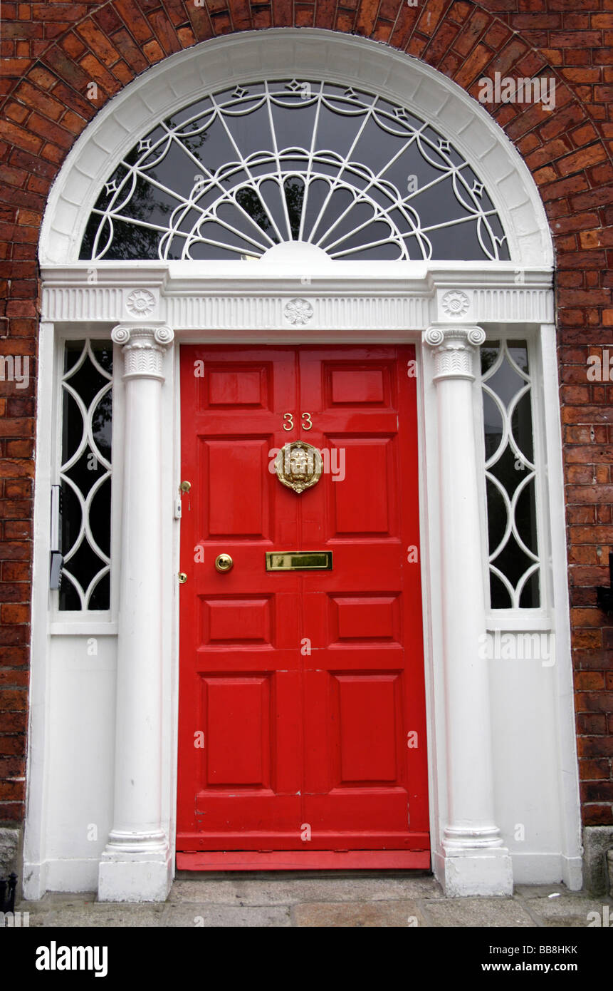 Square door hi-res stock photography and images - Alamy