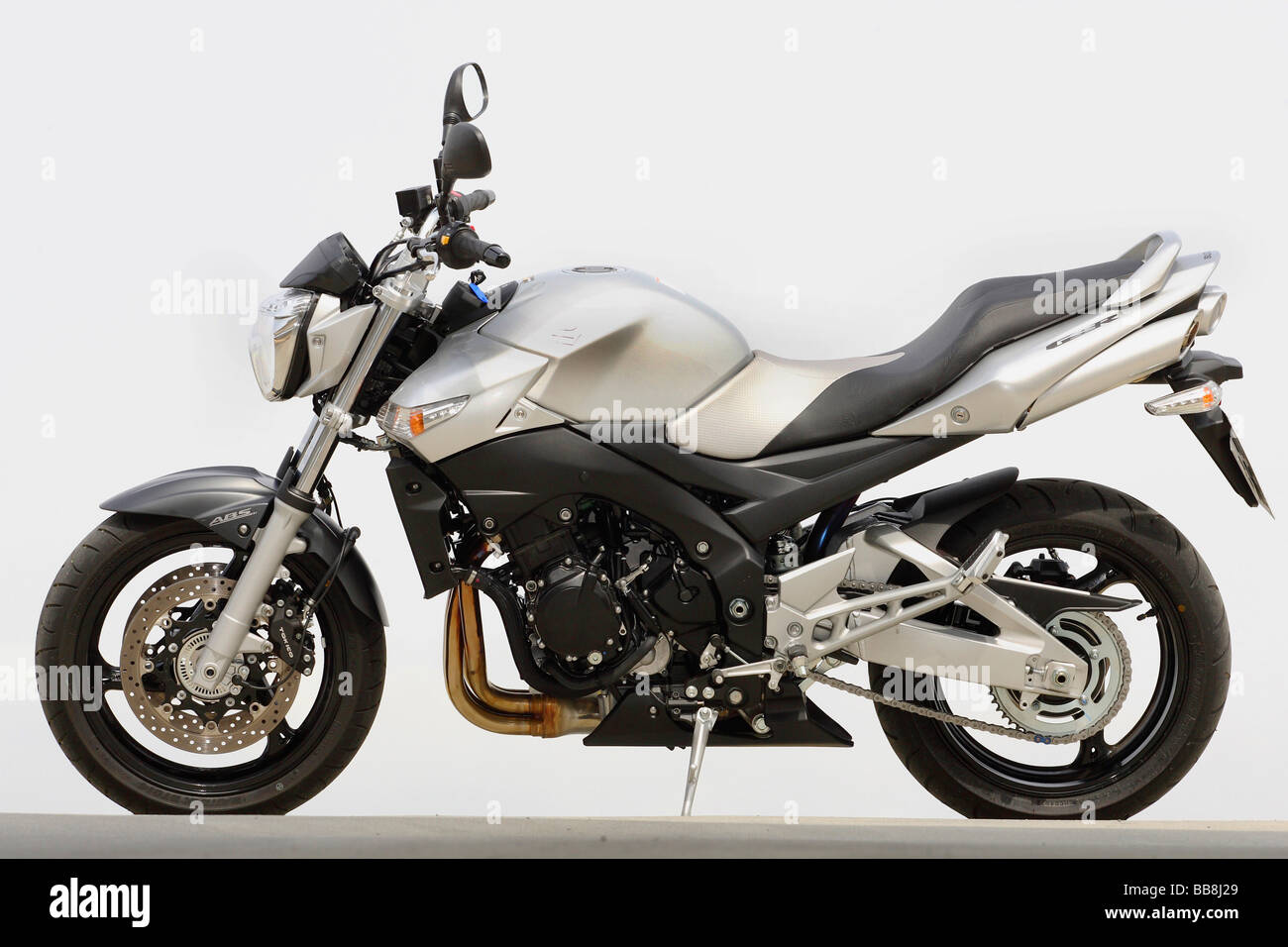 Suzuki gsr motorcycle hi-res stock photography and images - Alamy
