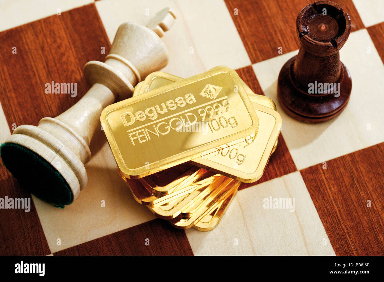 Chess bars hi-res stock photography and images - Alamy