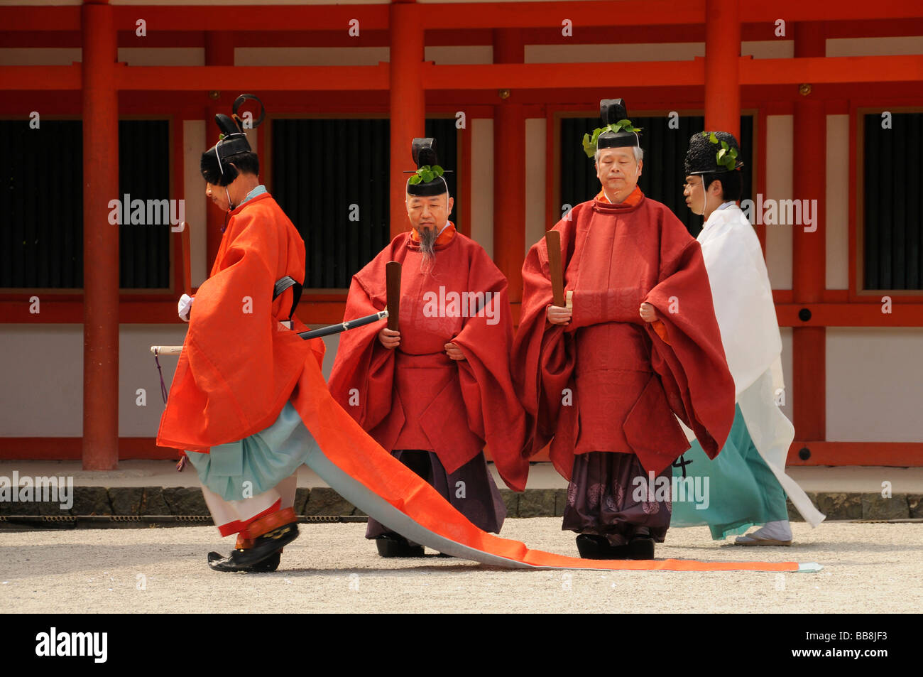 Shintoistic priests at a ritual ceremony, Shimogamo Shrine, Kyoto ...