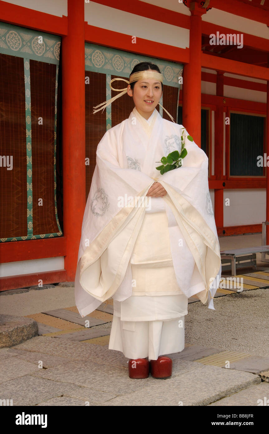 Miko, temple servant, procession from the Shimogamo Shrine to the ...