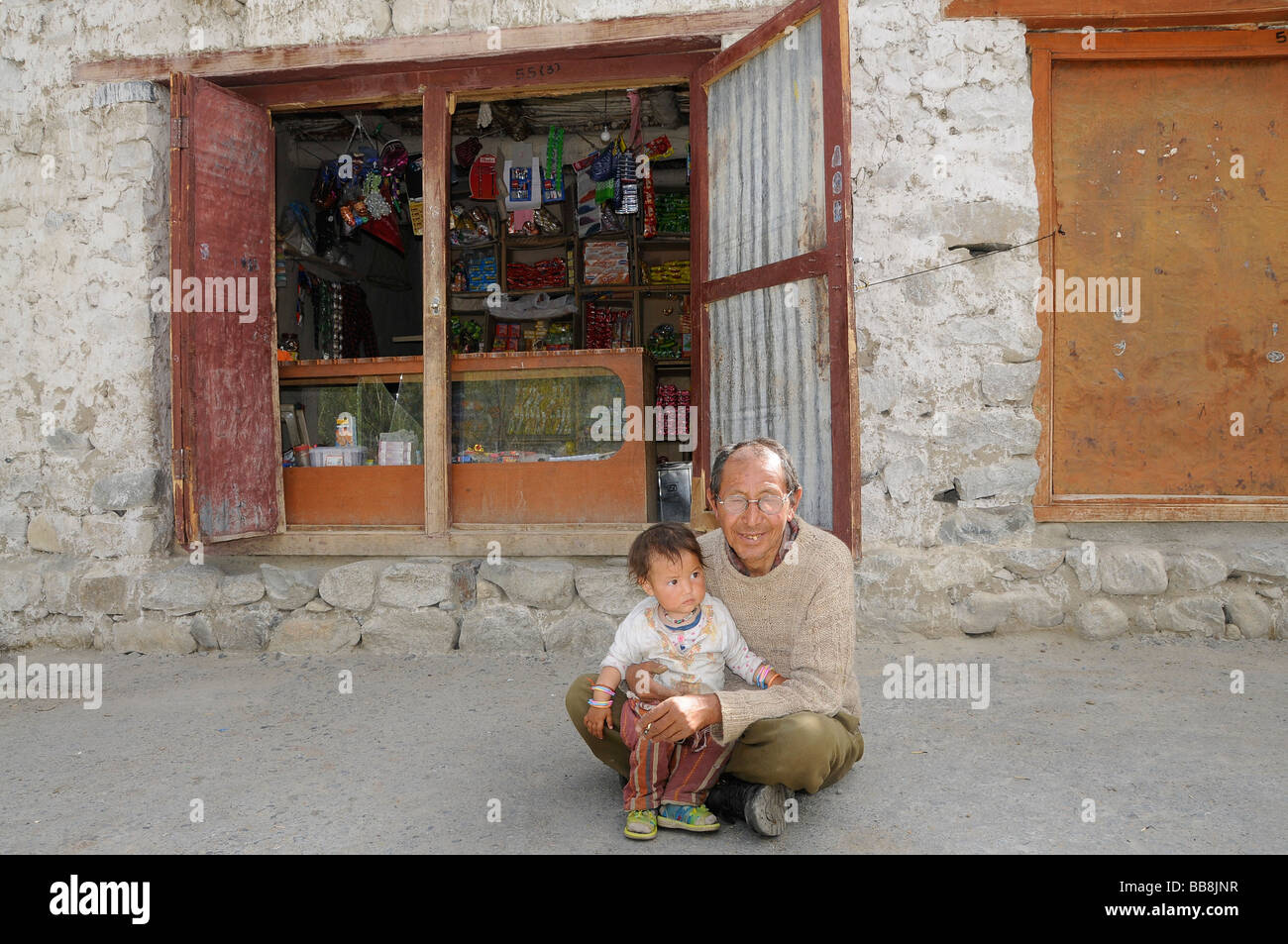 Indian general store hi-res stock photography and images - Alamy