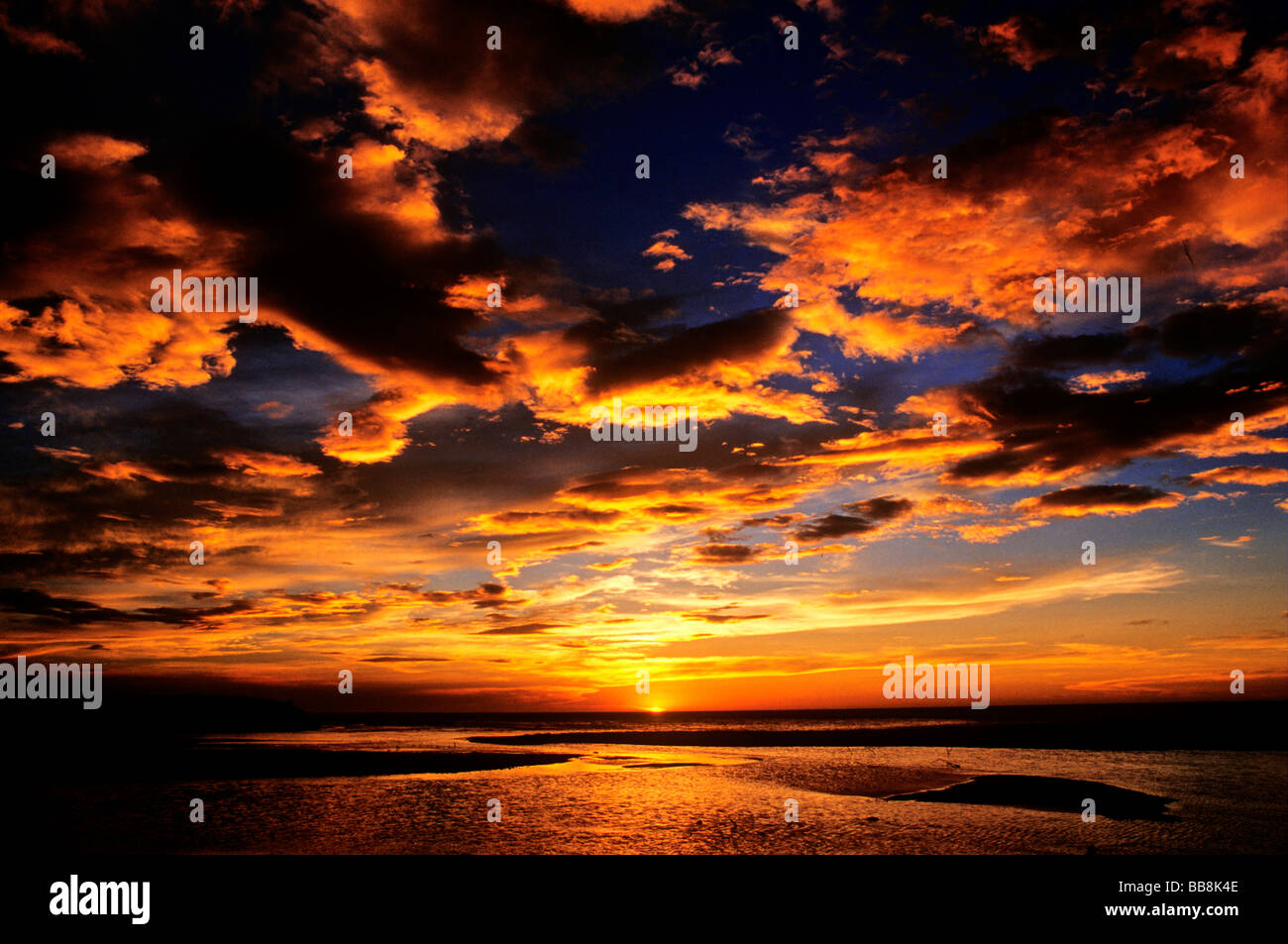 Beach Sunset With Rosy Clouds Taiwan Asia Stock Photo Alamy