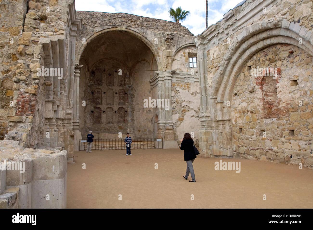 Ruins of the Great Stone Church at Mission San Juan Capistrano ...