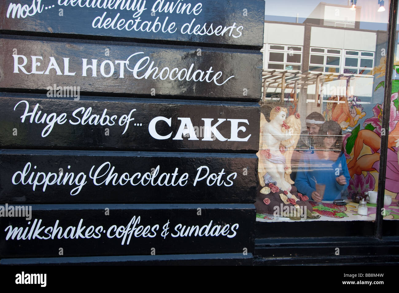 Brighton cake shop window Stock Photo - Alamy