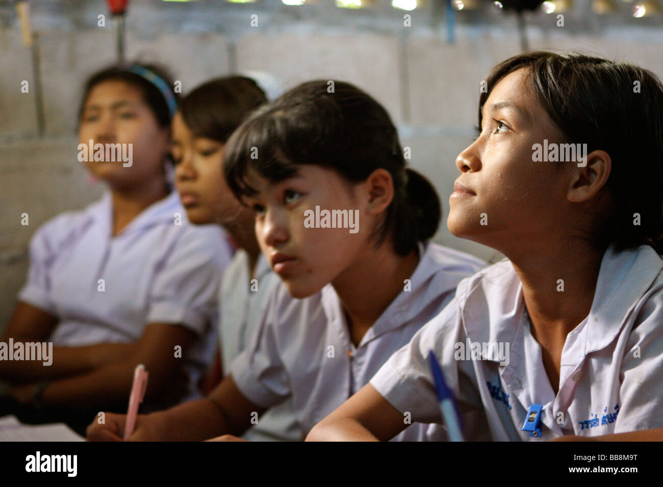 burmeses students girls Stock Photo - Alamy