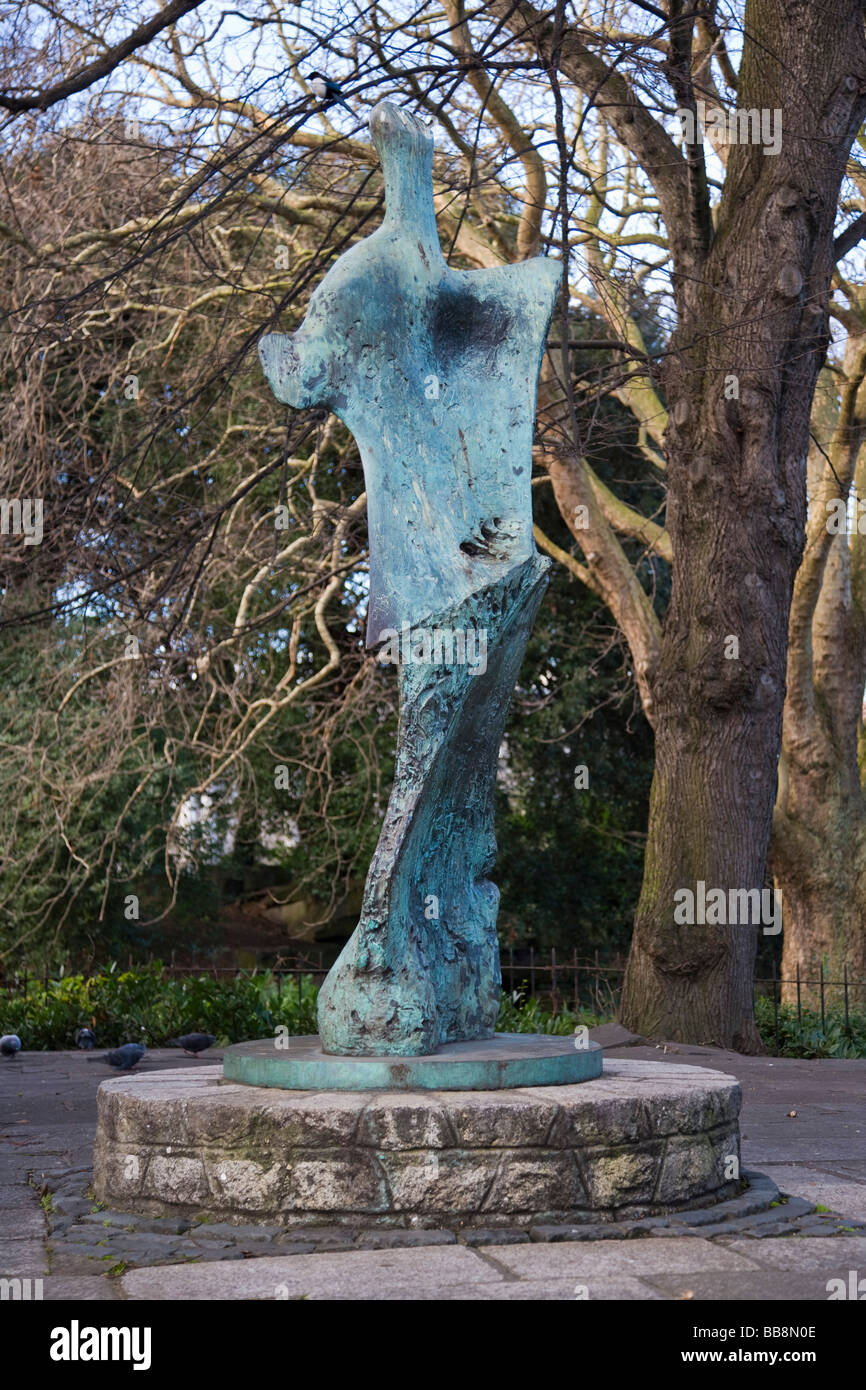 The Yeats memorial garden with a sculpture by Henry Moore, St Stephen's ...