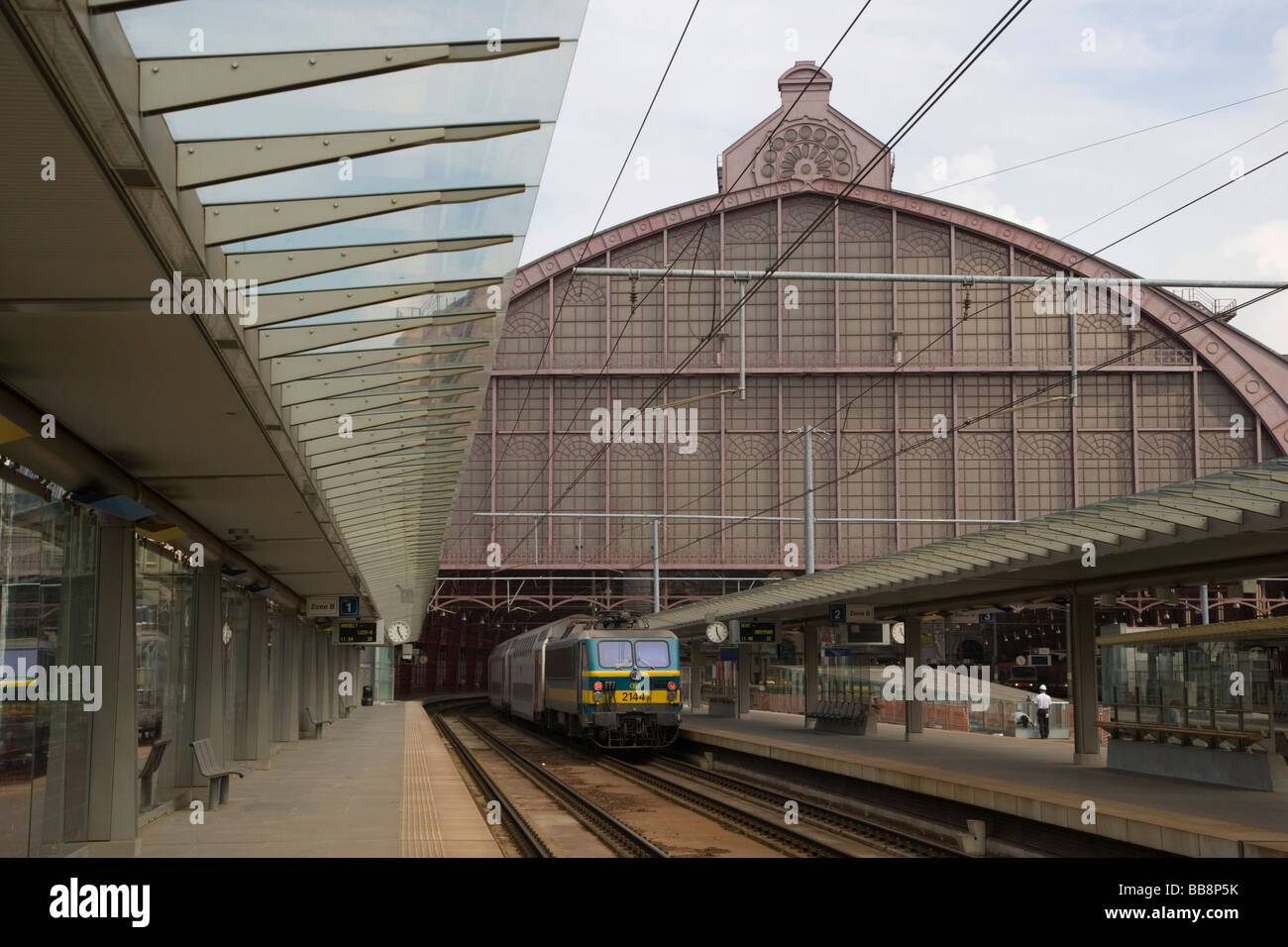 Antwerpen hauptbahnhof hi-res stock photography and images - Alamy