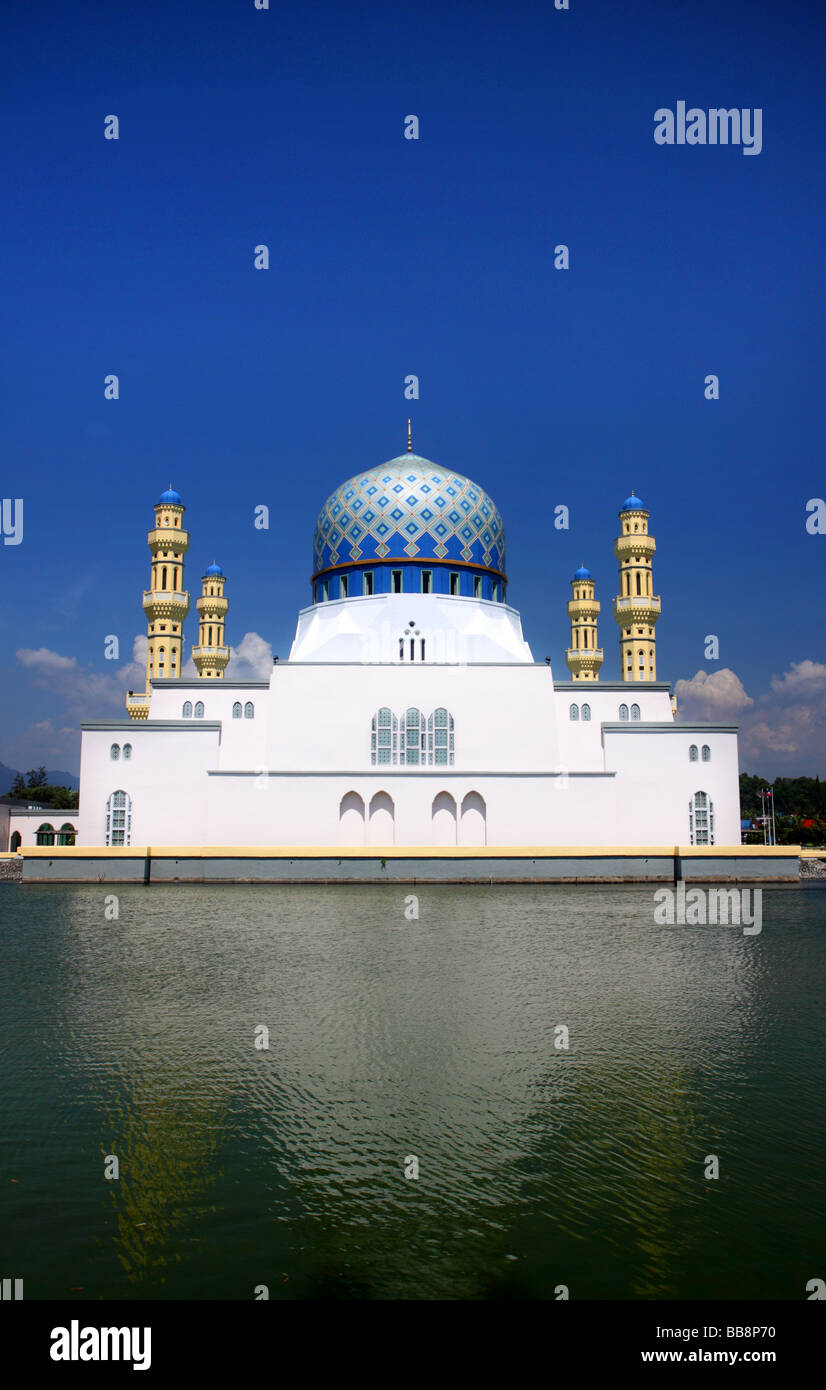 Likas floating mosque kota kinabalu hi-res stock photography and images ...