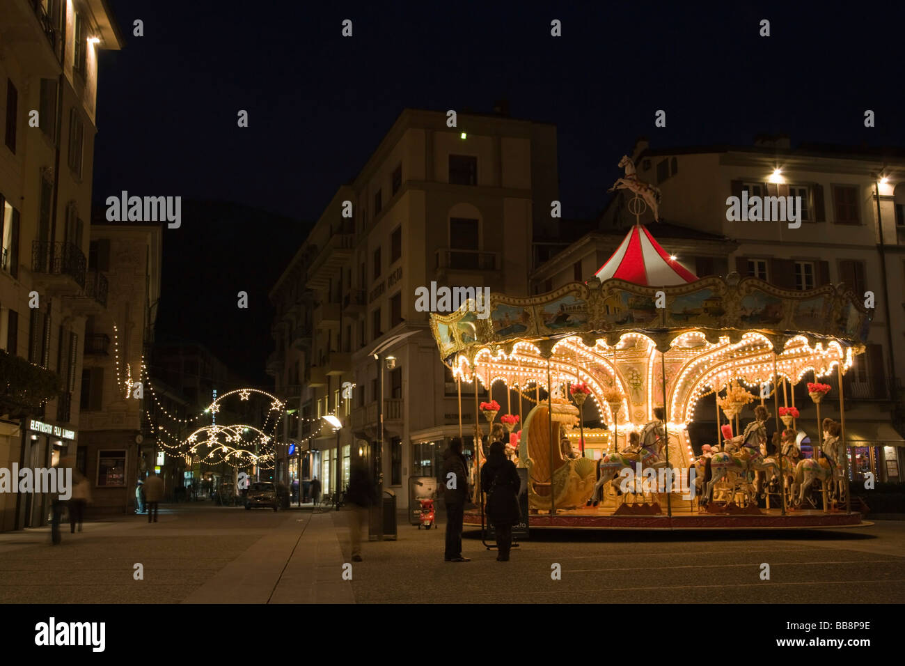 Piazza Volta at night, Como on Lake Como, Lombardy, Italy, Europe Stock ...