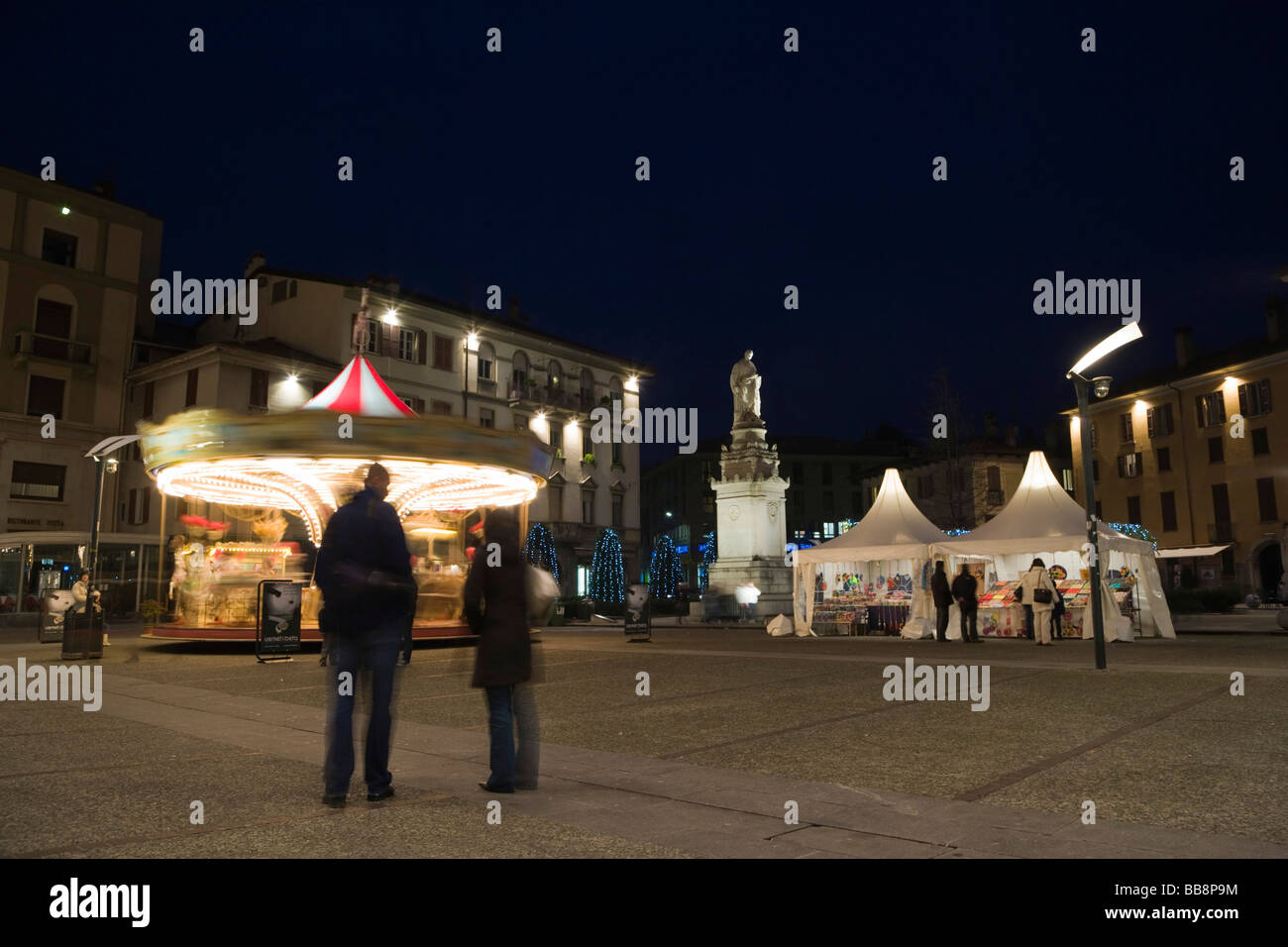 Piazza Volta at night, Como on Lake Como, Lombardy, Italy, Europe Stock ...