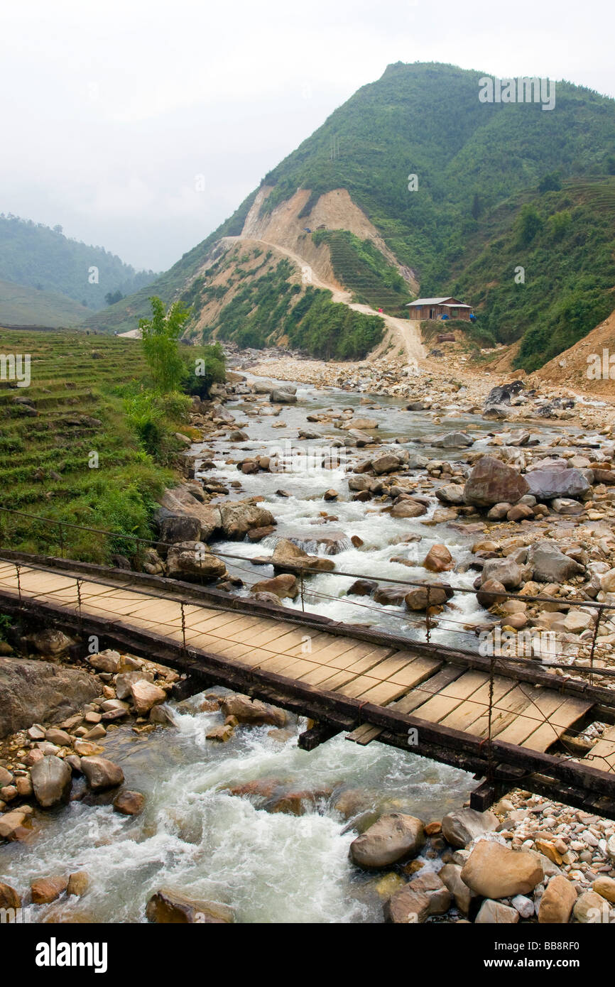 Bridge [river crossing] stream hi-res stock photography and images - Alamy