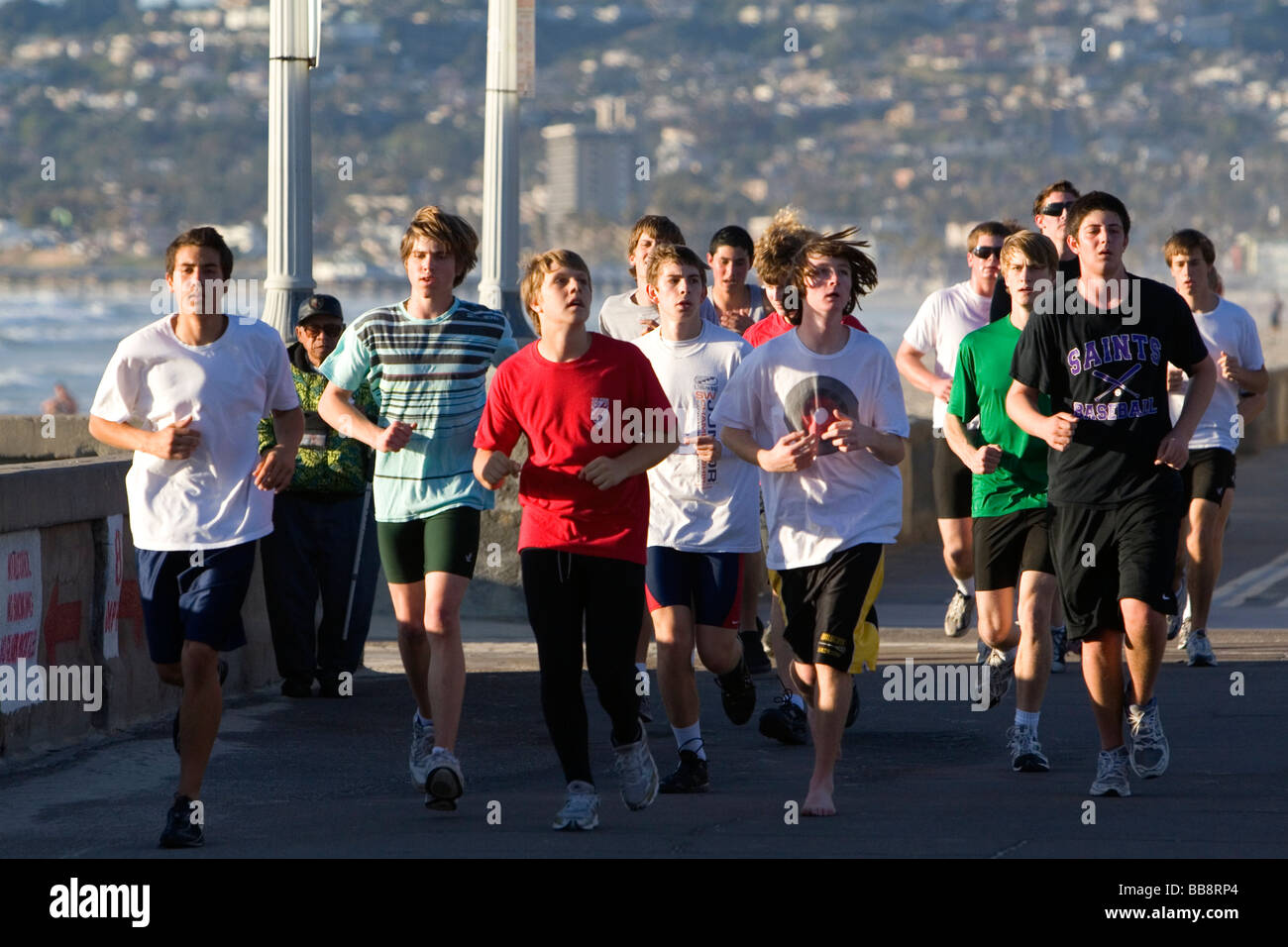 Teen run exercise hi-res stock photography and images - Alamy