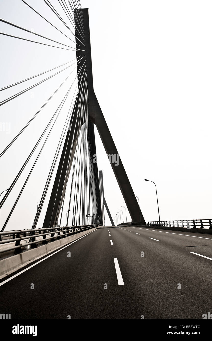 Donghai bridge hi-res stock photography and images - Alamy