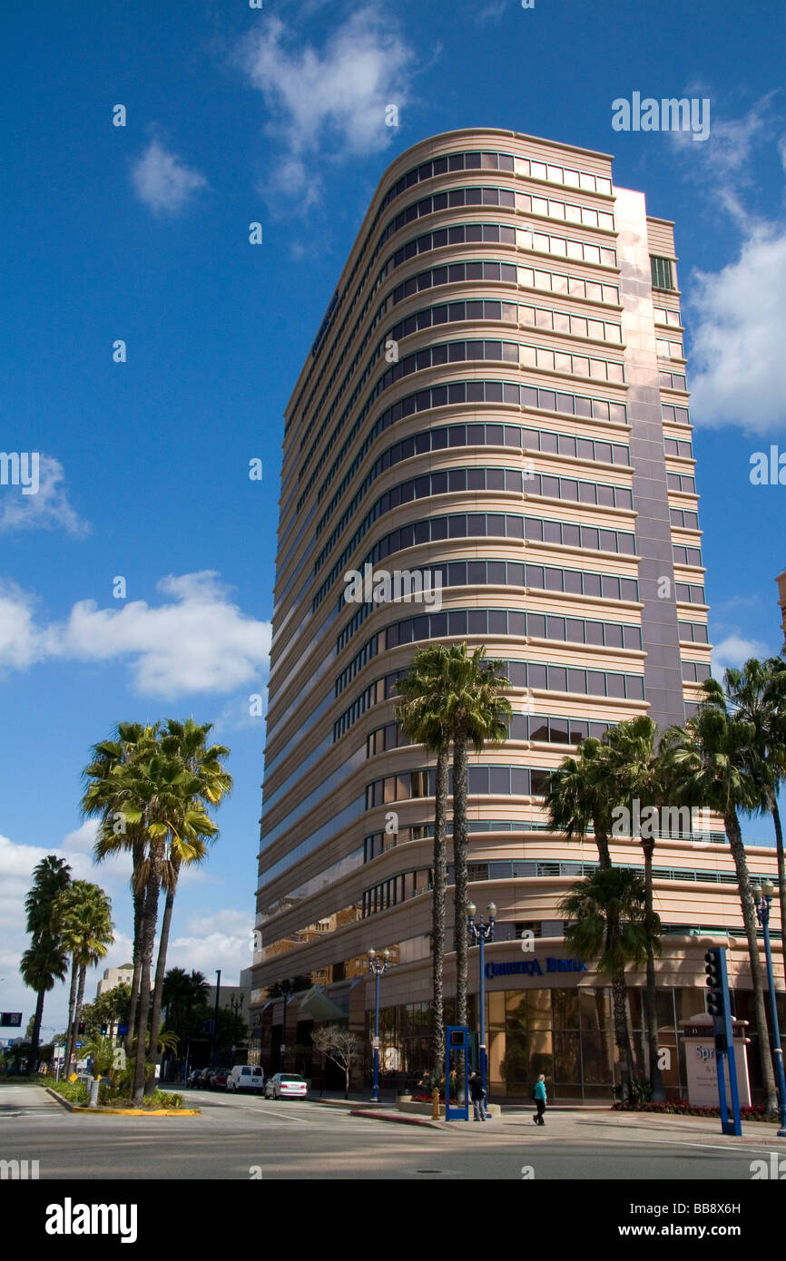 Long building hi-res stock photography and images - Alamy