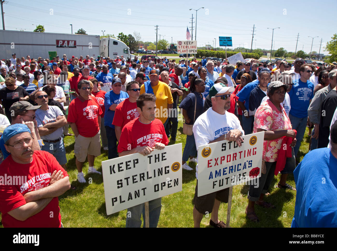 Auto Workers Rally to Keep Chrysler Assembly Plant Open Stock Photo - Alamy