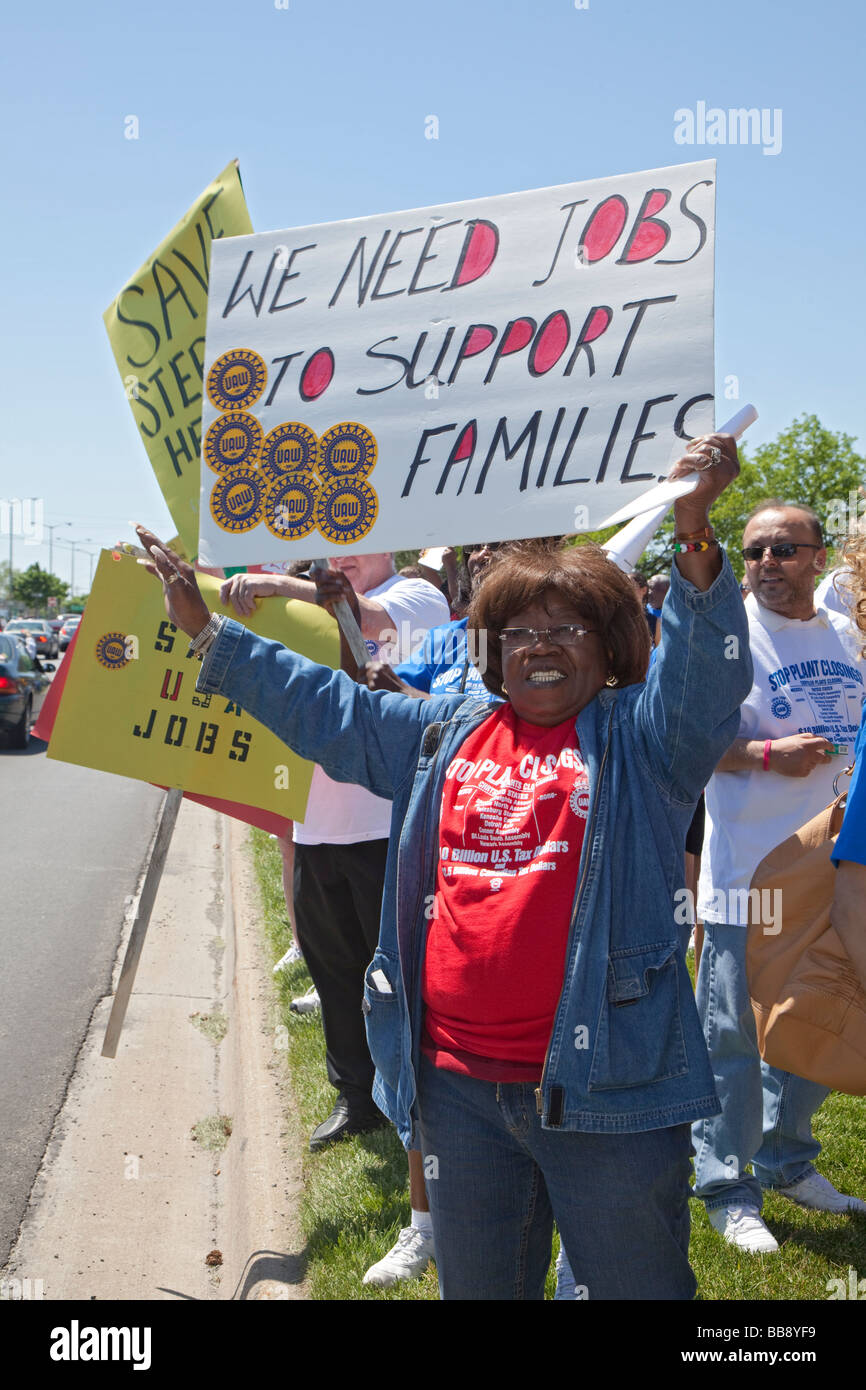 Black auto workers hi-res stock photography and images - Alamy