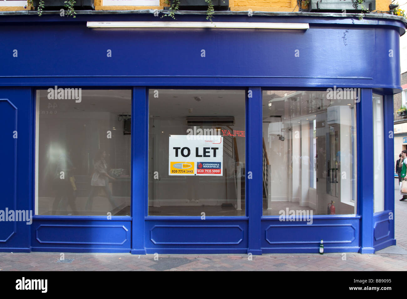 Empty shop london hi-res stock photography and images - Alamy
