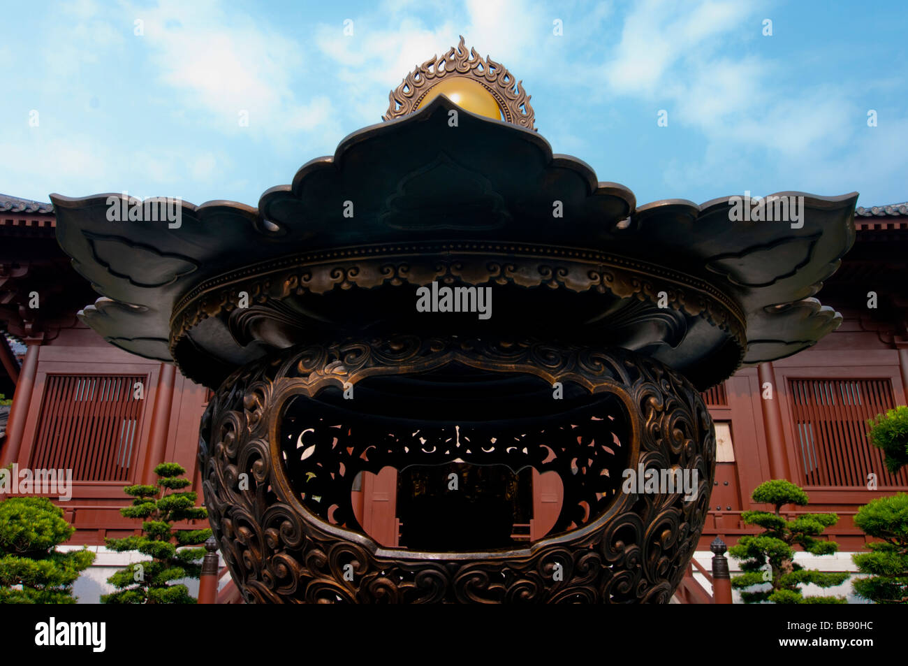 Hong kong chi lin temple hi-res stock photography and images - Alamy
