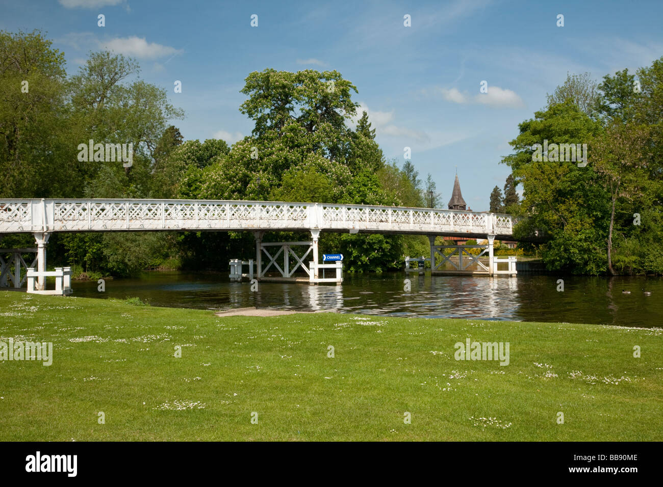 Whitchurch Toll Bridge High Resolution Stock Photography and Images - Alamy