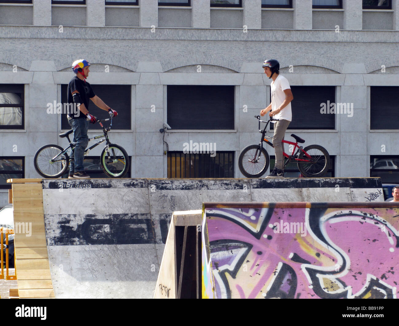 Mountain biker's legs hi-res stock photography and images - Alamy