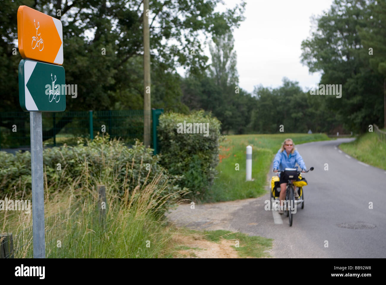 Cycle route signs hi-res stock photography and images - Alamy