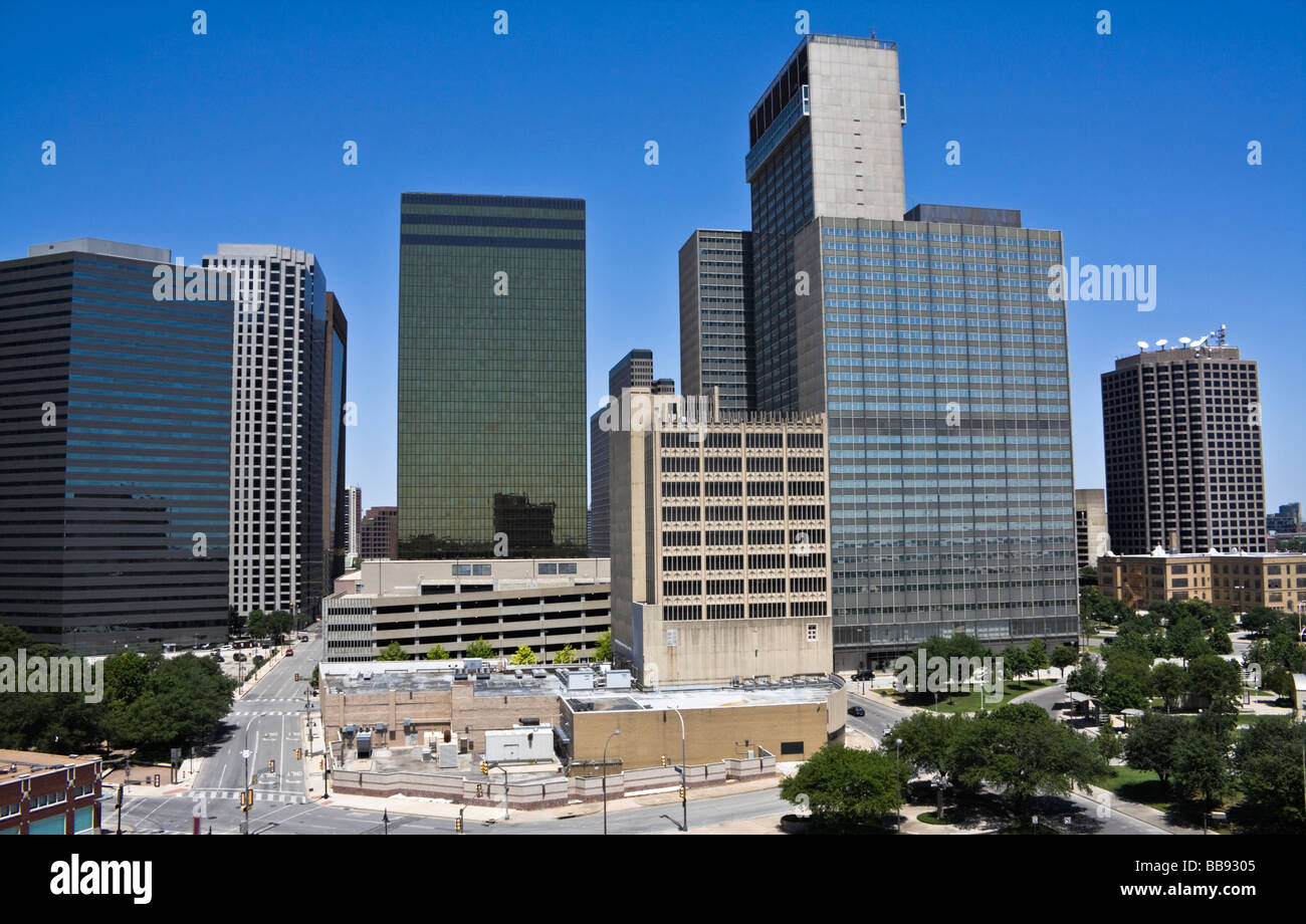 Downtown dallas skyline hi-res stock photography and images - Alamy