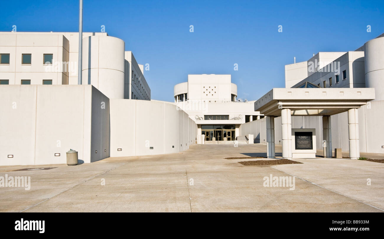 Jail building in Chicago Stock Photo - Alamy