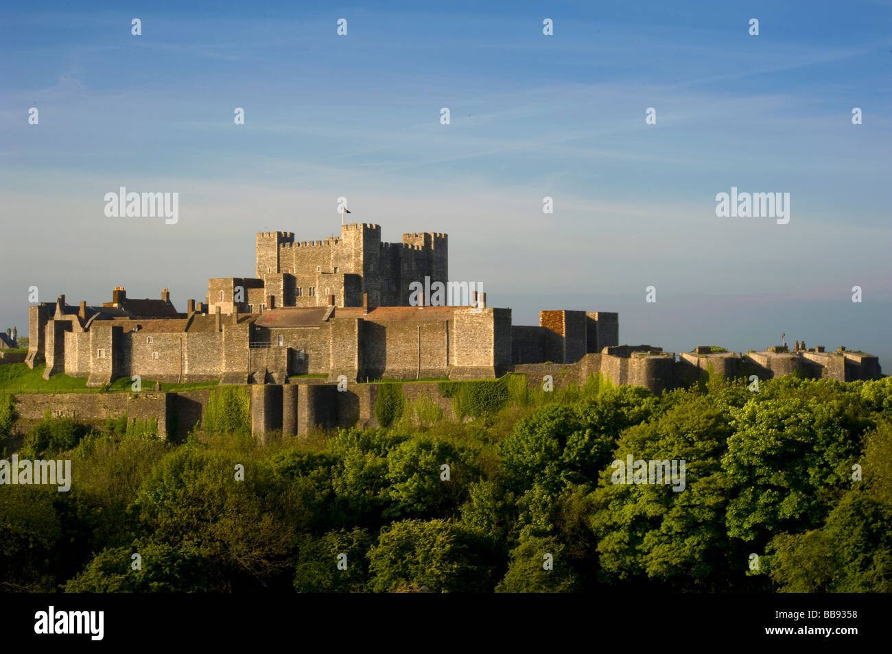Dover castle hi-res stock photography and images - Alamy