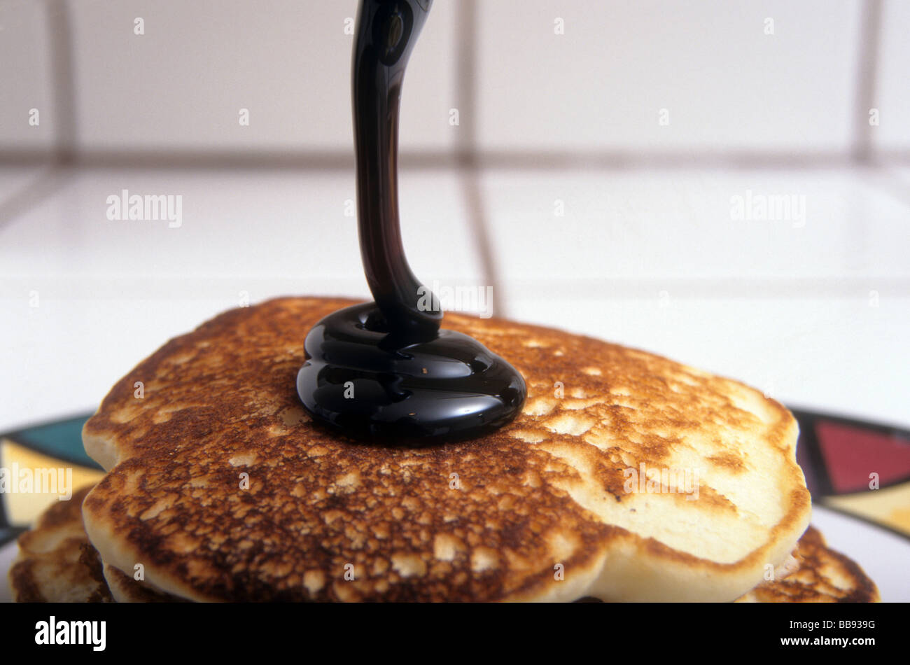 pancake syrup breakfast pour sweet maple molasses flow Stock Photo - Alamy