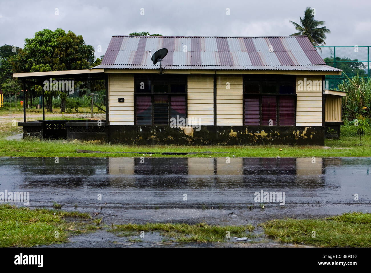 Malay kampung hi-res stock photography and images - Alamy